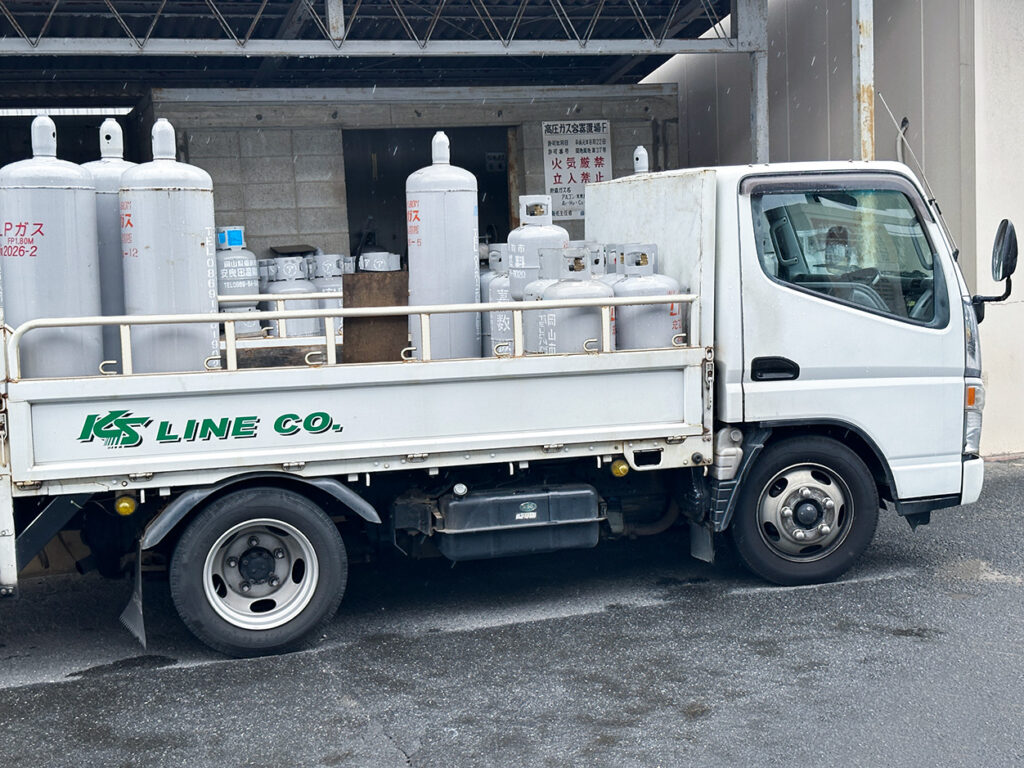 事業概要 – ケイエスライン｜岡山でガス配送・住宅資材配送・建設機械配送を主に行う運送会社[有限会社ケイエスライン]